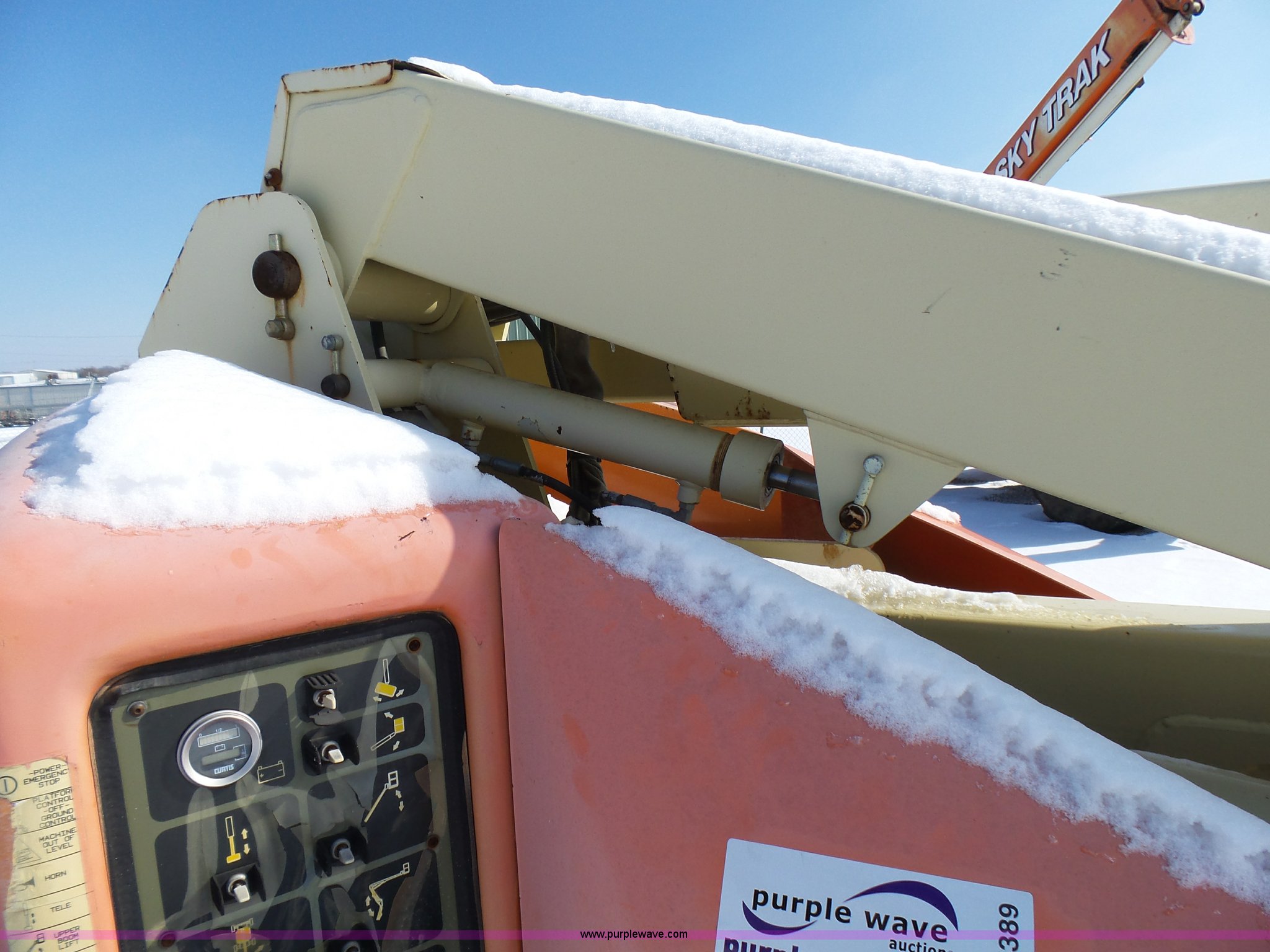 JLG N40 boom lift in Nixa, MO | Item L5389 sold | Purple Wave