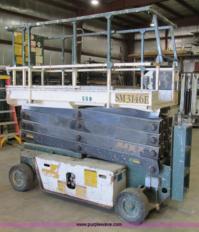 1992 Grove SM3146E scissor lift in St. Charles, MO | Item BS9898 sold ...