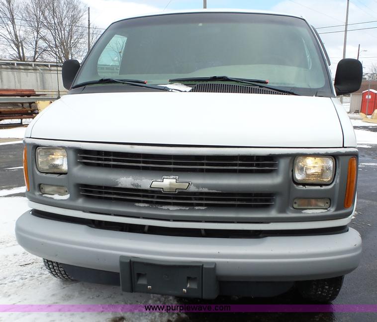 2002 Chevrolet Express 2500 Cargo van in Moline, IL | Item L5545 sold ...