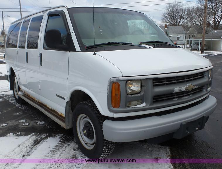 2002 Chevrolet Express 2500 Cargo van in Moline, IL | Item L5545 sold ...