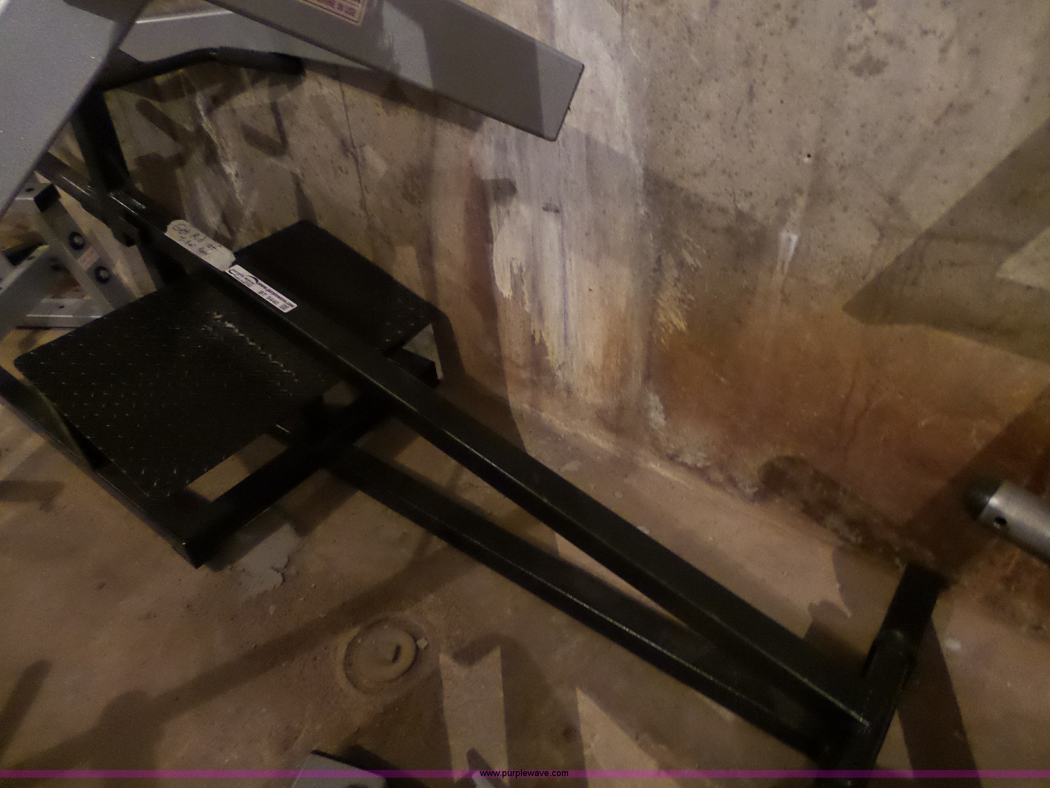 T-Bar rowing machine in Chapman, KS | Item BT9440 sold | Purple Wave