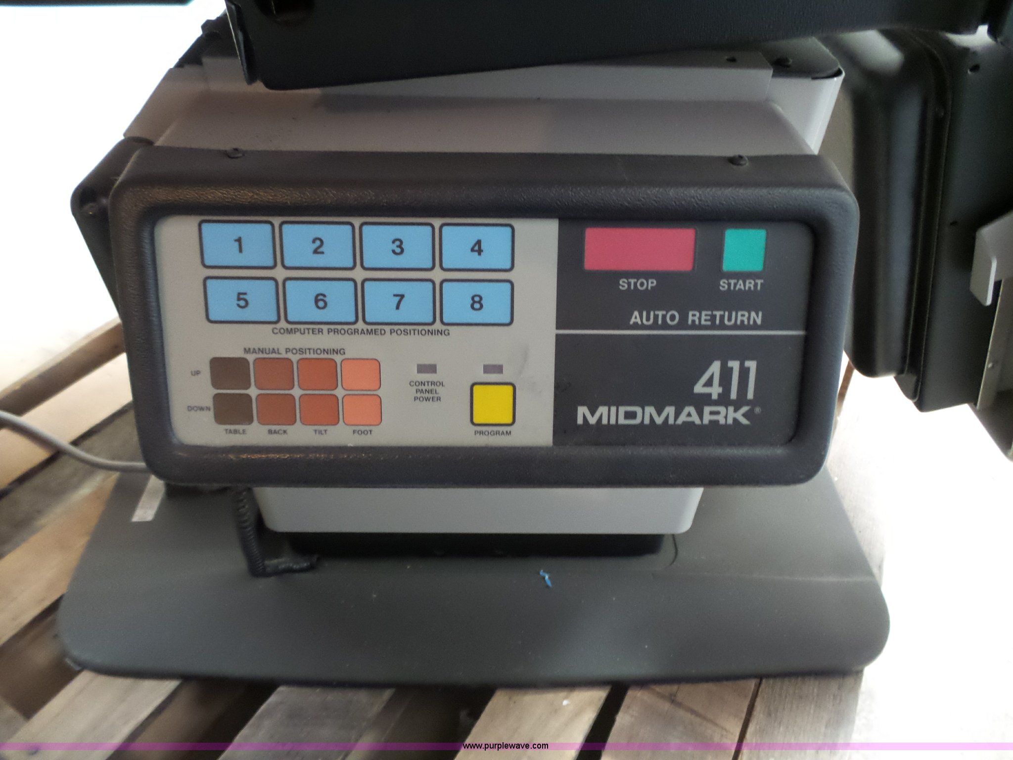 Mid Mark 411 computer programmed electric exam table in Manhattan, KS ...