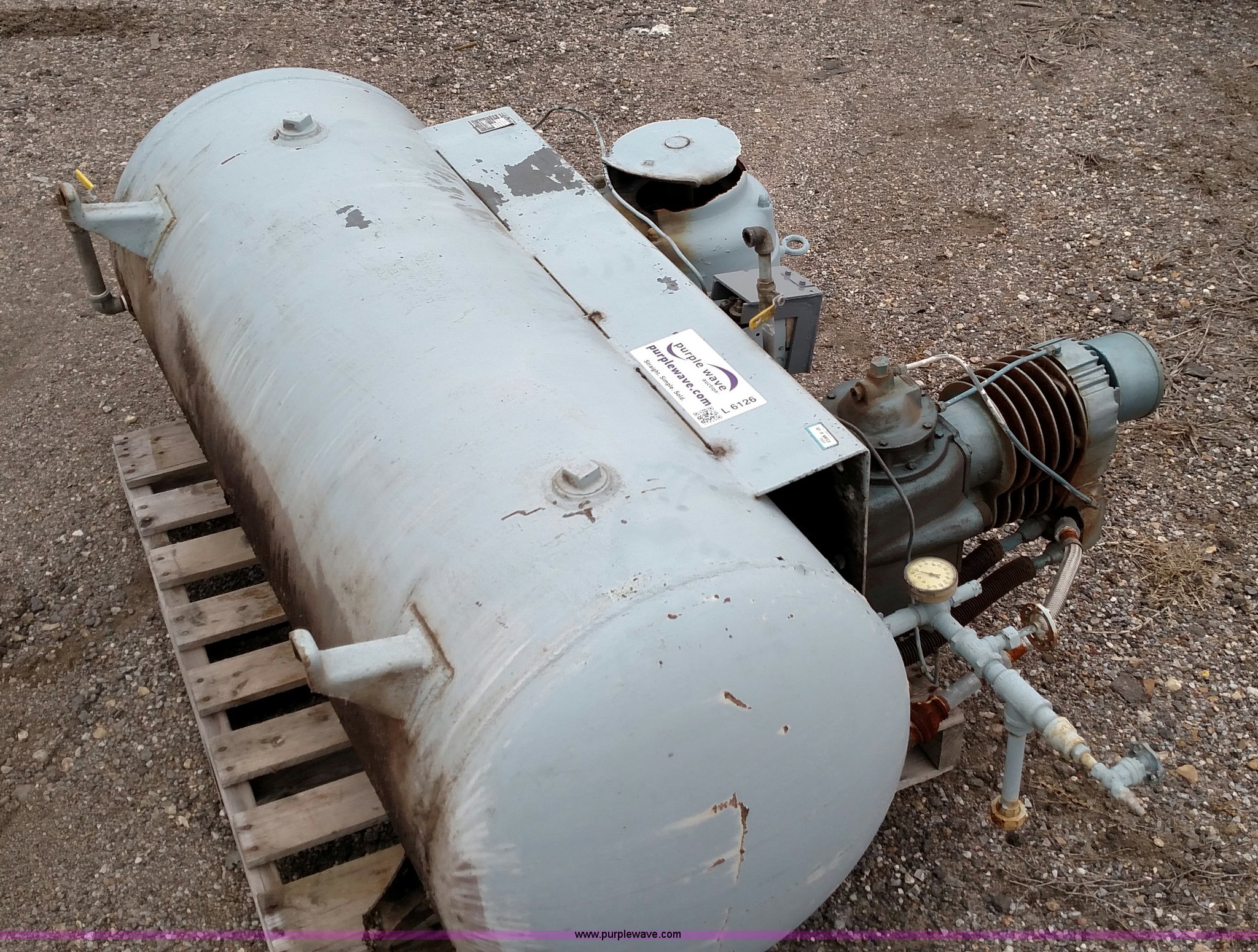 Brunner air compressor in Winfield, KS | Item L6126 sold | Purple Wave