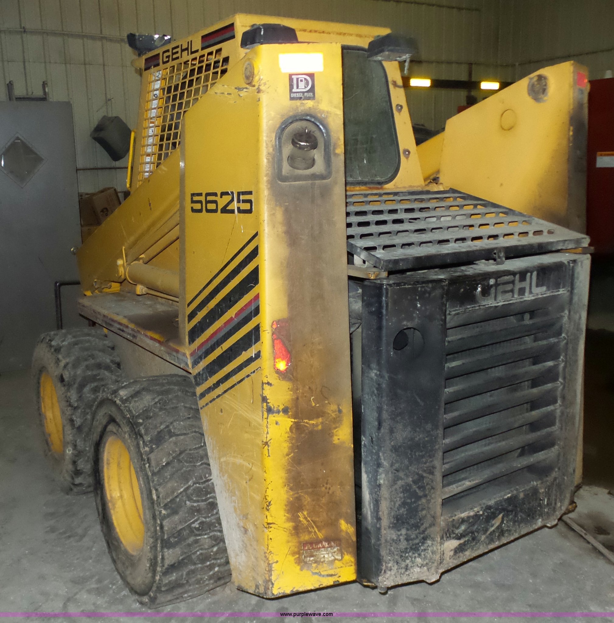 Gehl 5625 skid steer in Sidell, IL | Item AX9214 sold | Purple Wave
