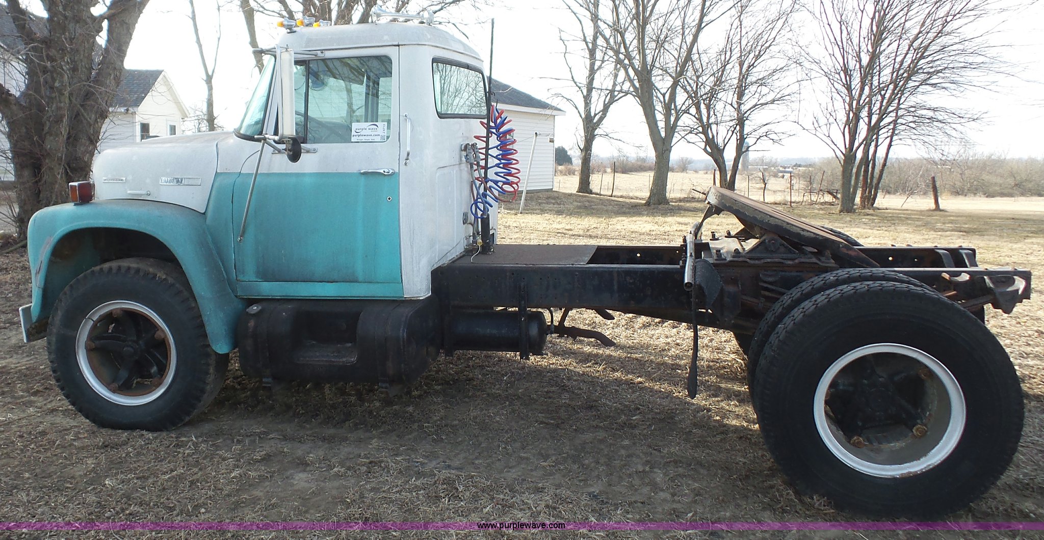 1972 International Loadstar 1800 semi truck in Oskaloosa, KS | Item ...