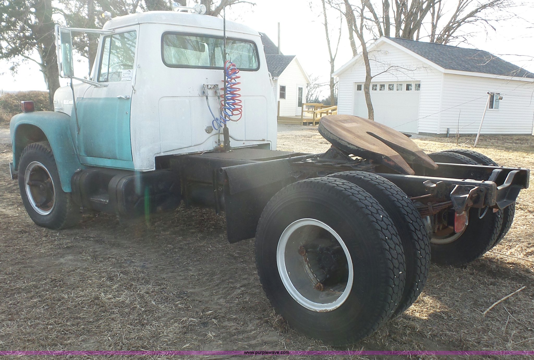 1972 International Loadstar 1800 semi truck in Oskaloosa, KS | Item ...