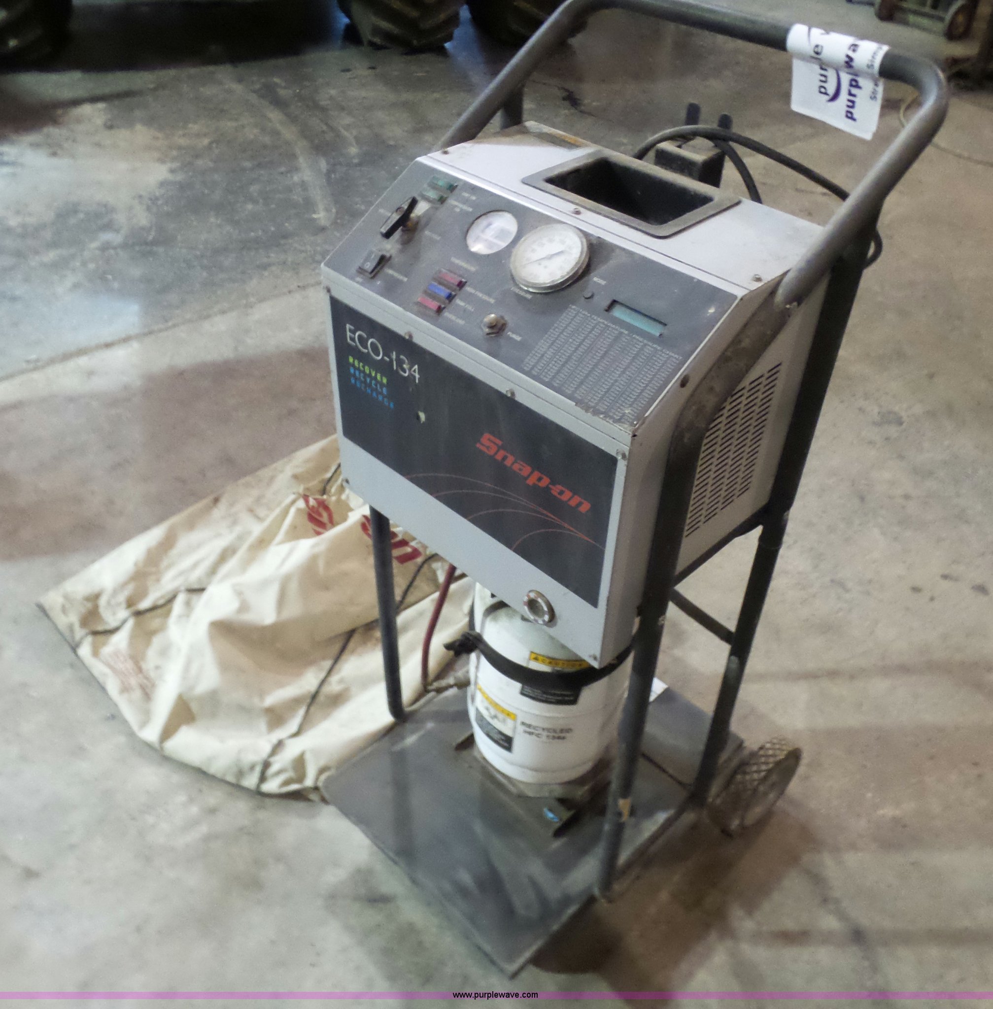 Snap-On AC 134 system in Pleasant Hill, MO | Item K4268 sold | Purple Wave