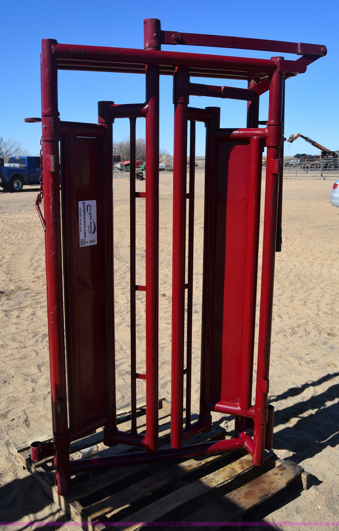 WW Stampede head gate in Kinsley, KS | Item K4357 sold | Purple Wave