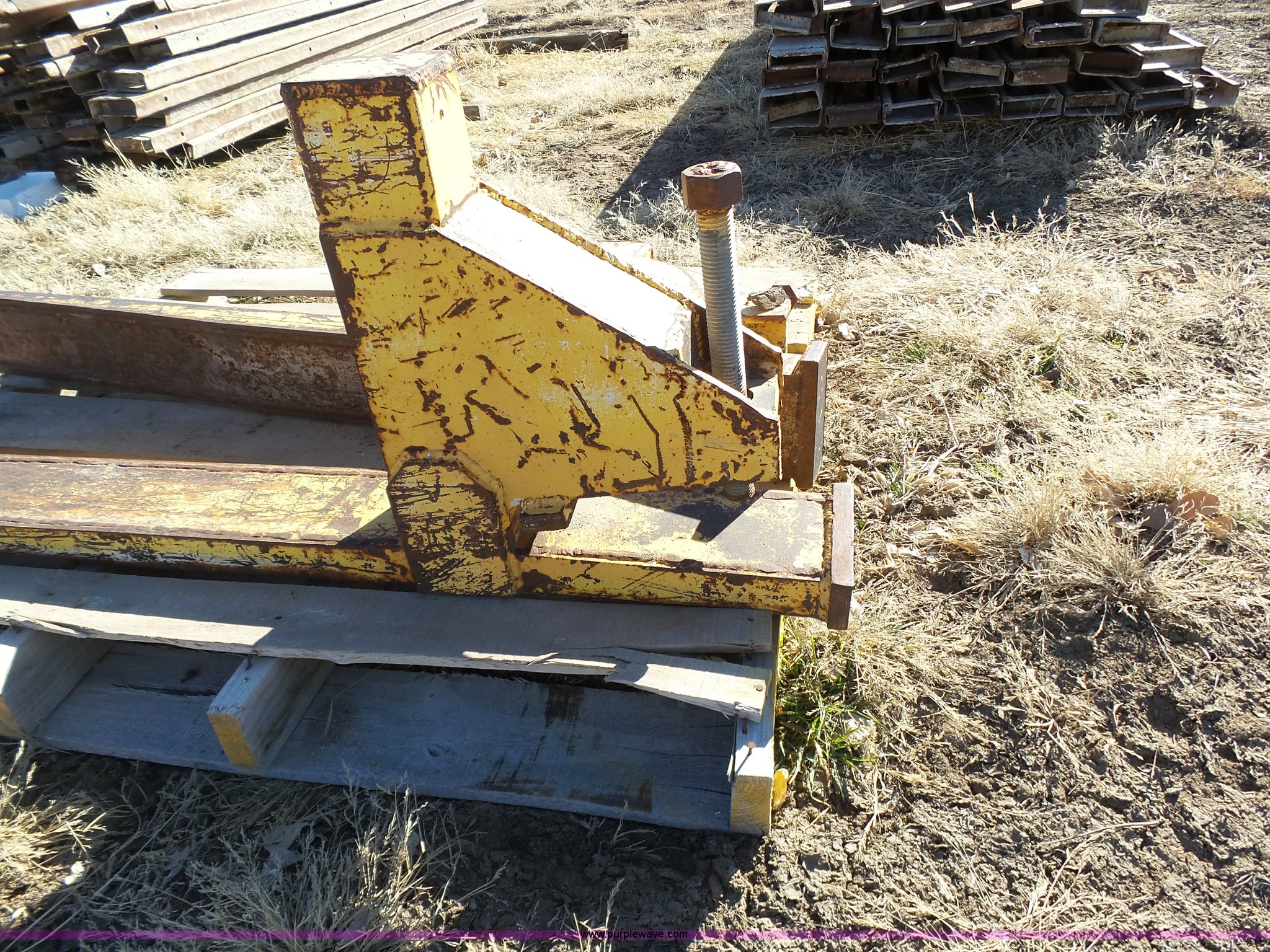 Bolt-on forks in Hugoton, KS | Item J6817 sold | Purple Wave