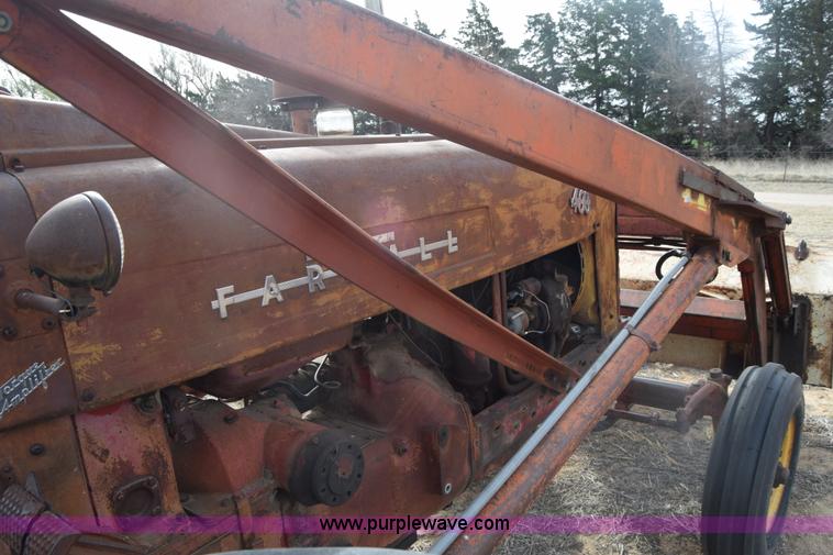Farmall 400 tractor in Kinsley, KS | Item K8512 sold | Purple Wave