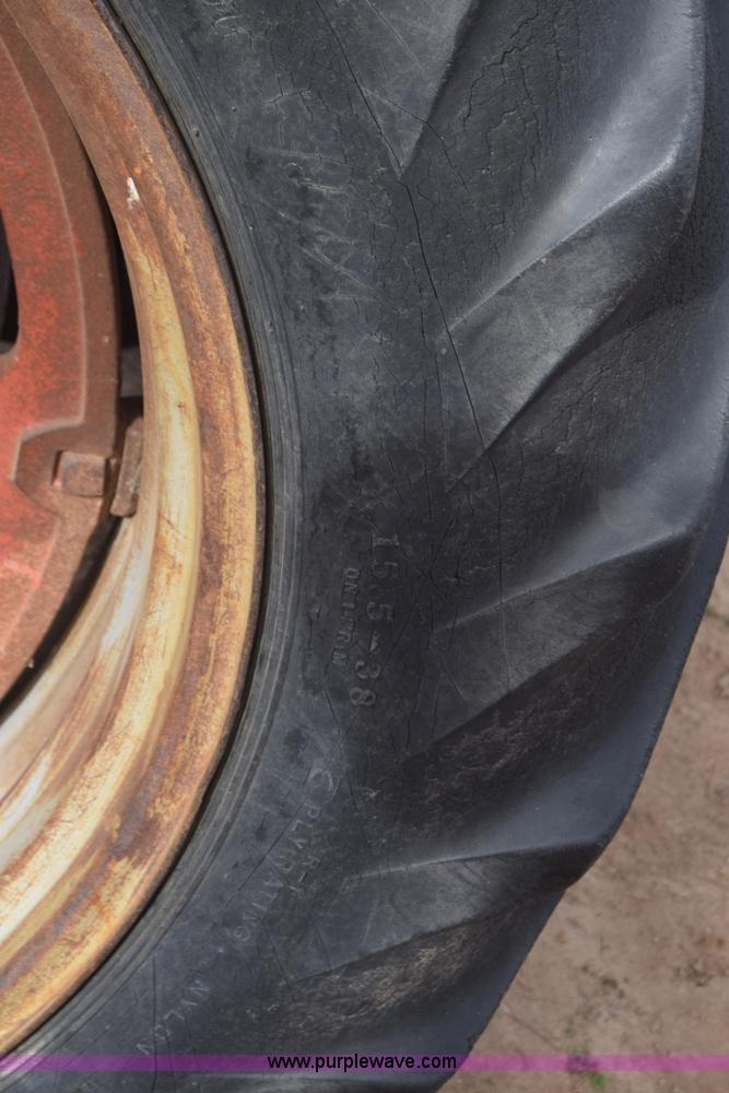 Farmall 400 tractor in Kinsley, KS | Item K8512 sold | Purple Wave