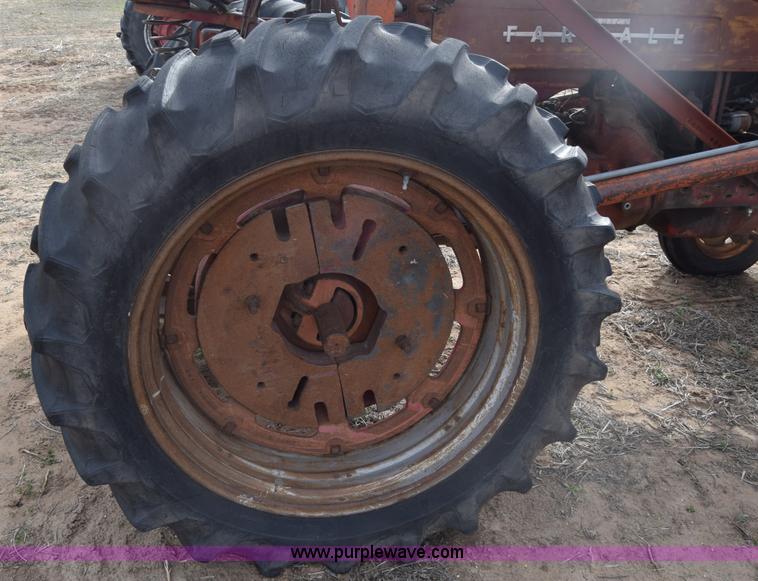 Farmall 400 tractor in Kinsley, KS | Item K8512 sold | Purple Wave