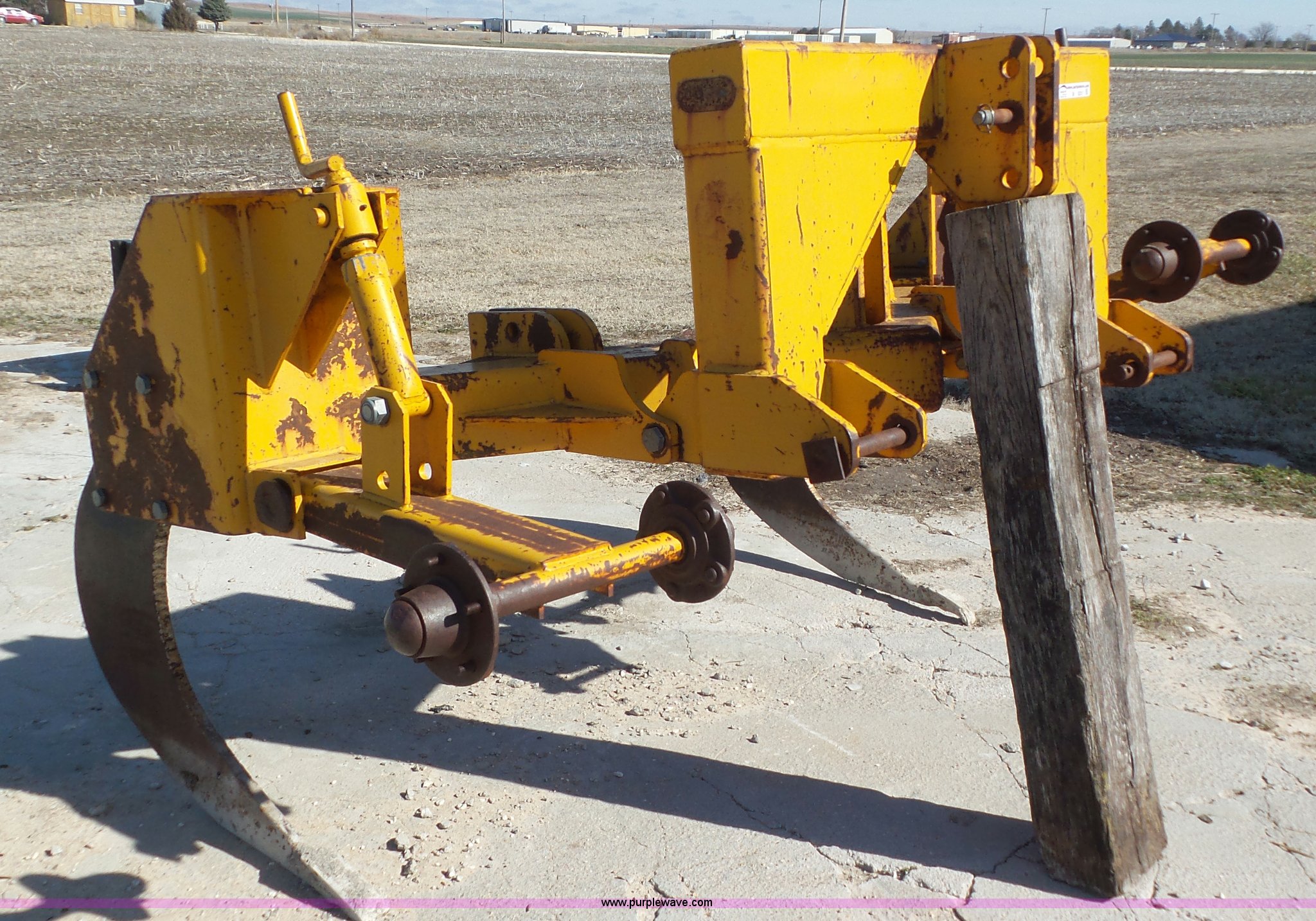 Big Ox five shank ripper in Osborne, KS | Item BI9251 sold | Purple Wave