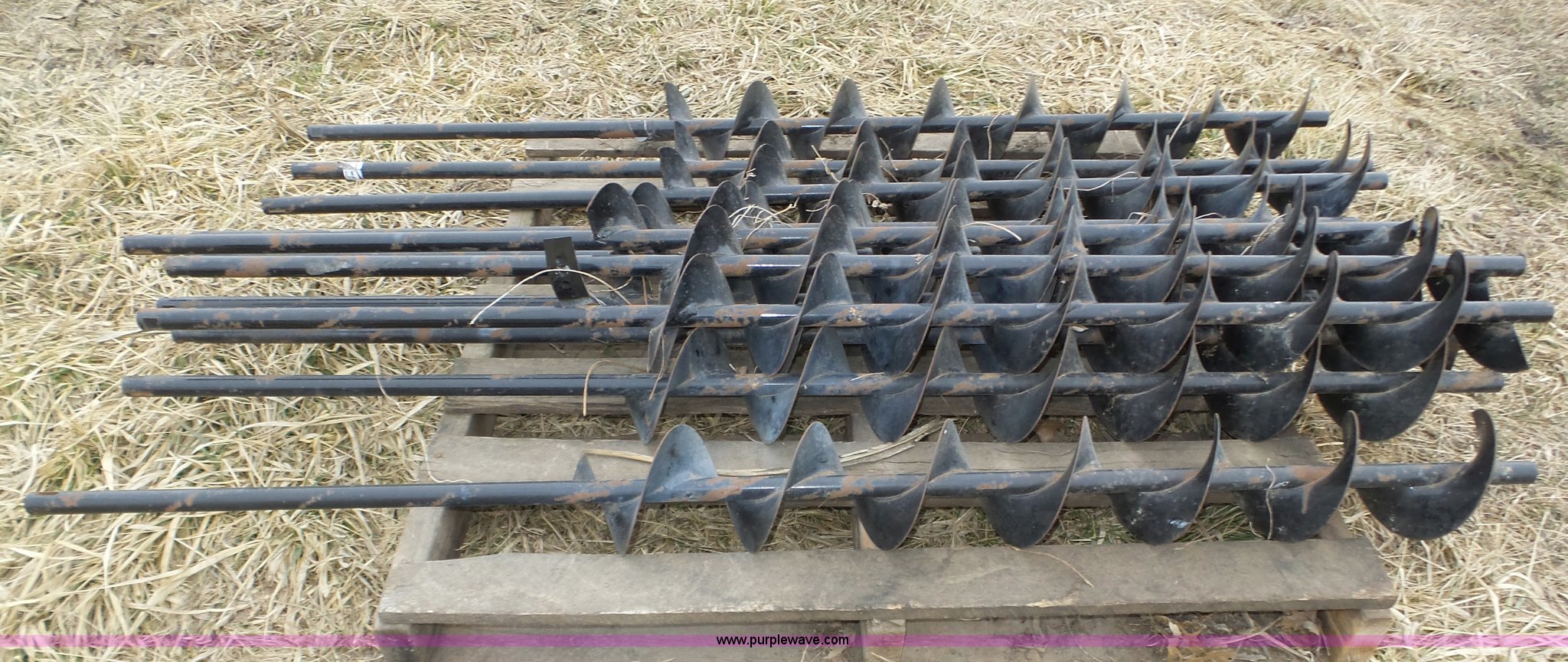 (12) top return cross auger in Seward, NE | Item BX9016 sold | Purple Wave