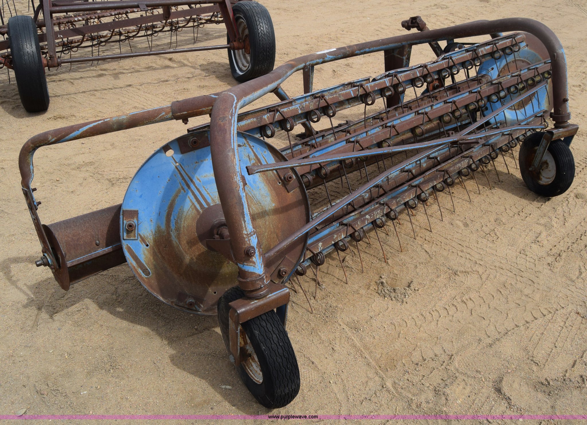 Ford 503 hay rake in Kinsley, KS | Item BX9674 sold | Purple Wave