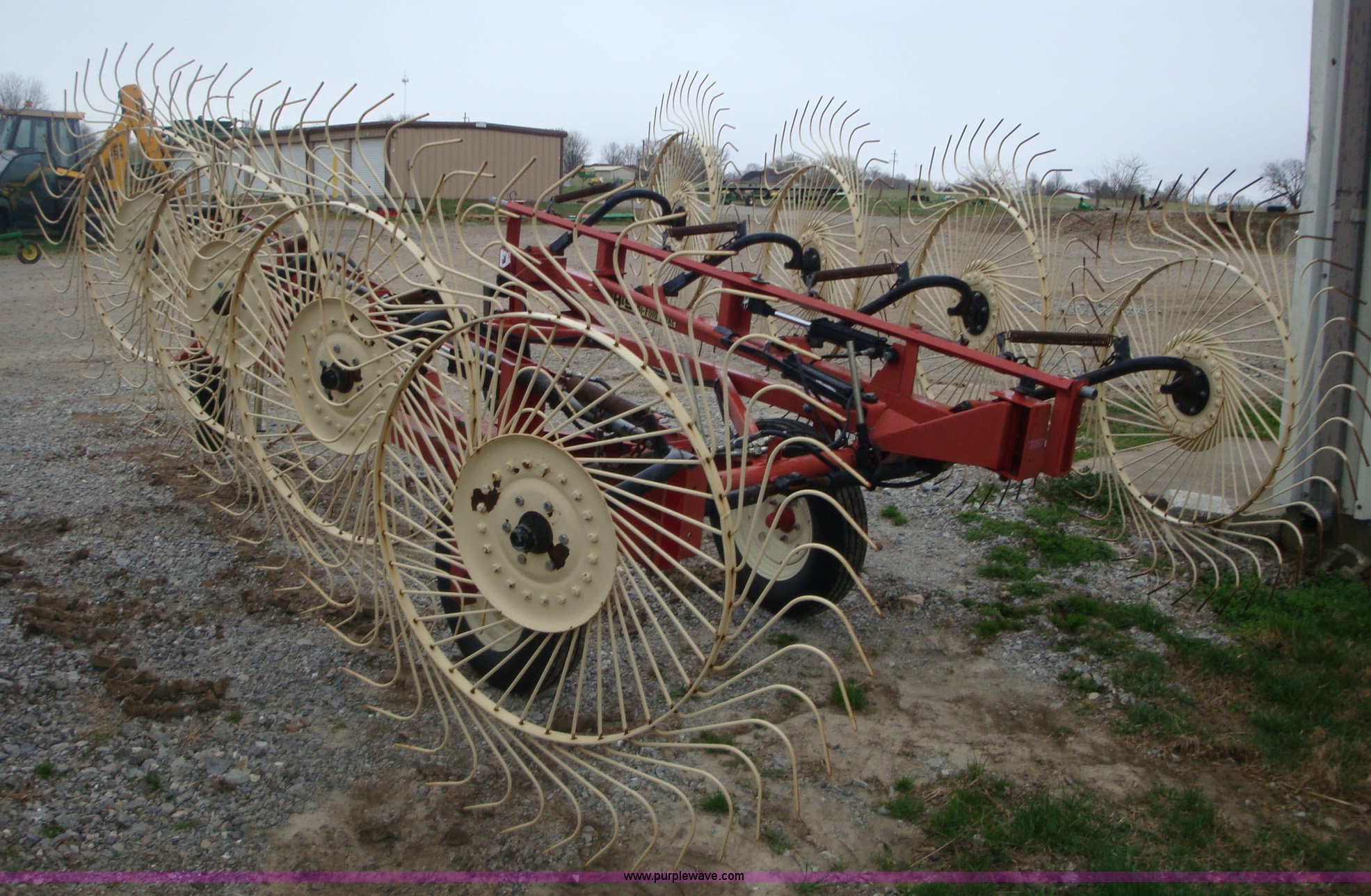 2009 H&S wheel rake in Clinton, MO | Item F1202 sold | Purple Wave
