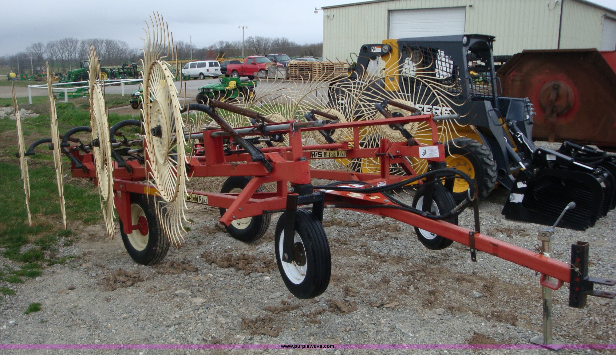 2009 H&S wheel rake in Clinton, MO | Item F1202 sold | Purple Wave