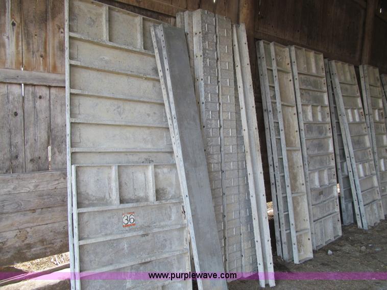 Aluminum smooth face concrete forms in Anamosa, IA | Item L5579 sold ...