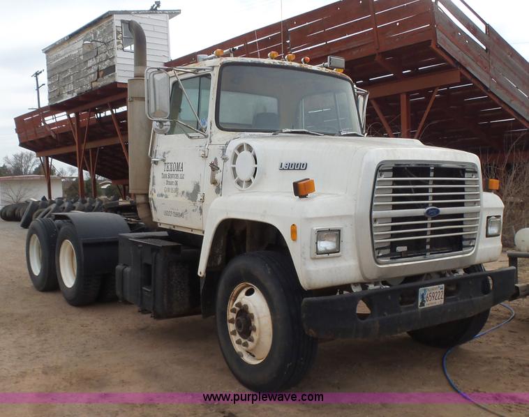 1989 Ford LT9000 semi truck in Wakita, OK | Item L7263 sold | Purple Wave