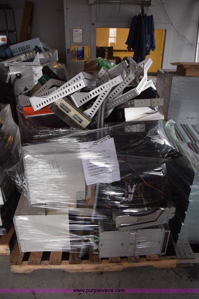 Assorted items in Wichita, KS | Item BX9798 sold | Purple Wave