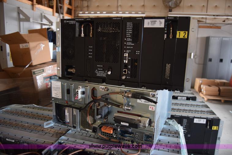 (32) Motorola Quantar 800 MHz repeaters in Wichita, KS | Item BX9801 ...