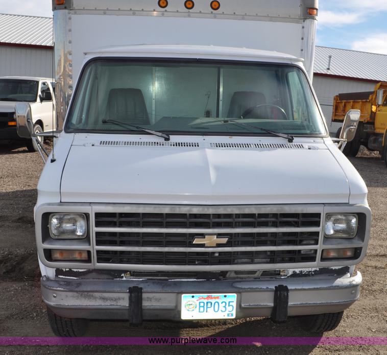 1996 Chevrolet G30 box truck in Pierre, SD | Item G7270 sold | Purple Wave