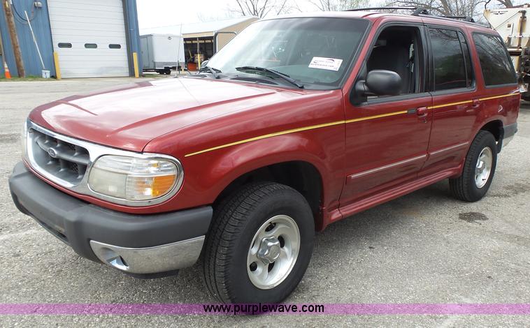 2000 Ford Explorer XLT SUV in Lenexa, KS | Item J4219 sold | Purple Wave