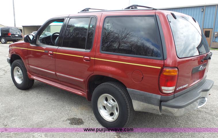 2000 Ford Explorer XLT SUV in Lenexa, KS | Item J4219 sold | Purple Wave