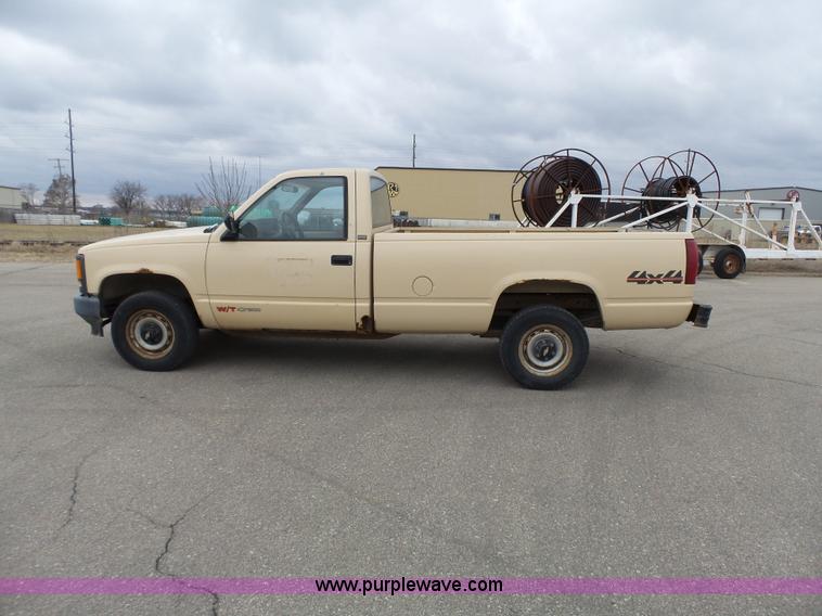1992 Chevrolet Cheyenne 1500 pickup truck in Manhattan, KS | Item L3704 ...