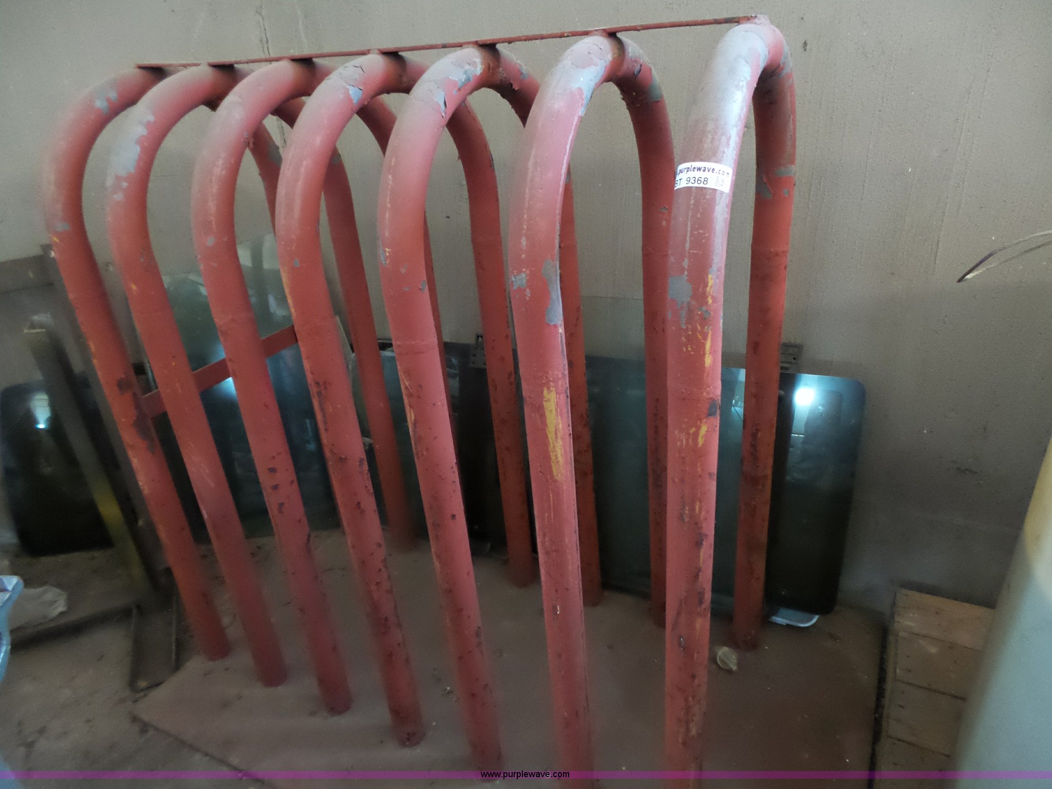 Split rim tire cage in Osawatomie, KS | Item BT9368 sold | Purple Wave