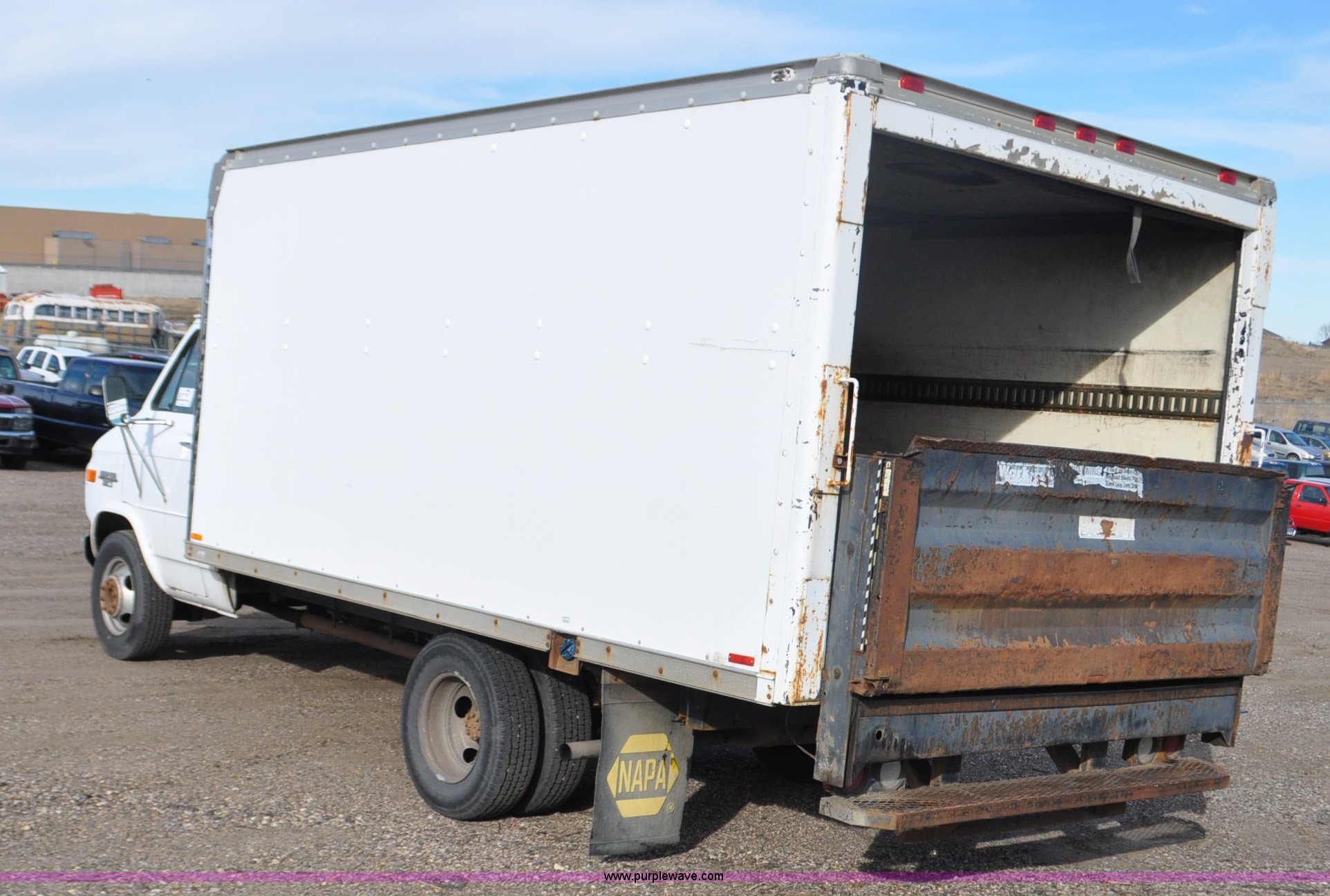 1996 Chevrolet G30 box truck in Pierre, SD | Item G7270 sold | Purple Wave