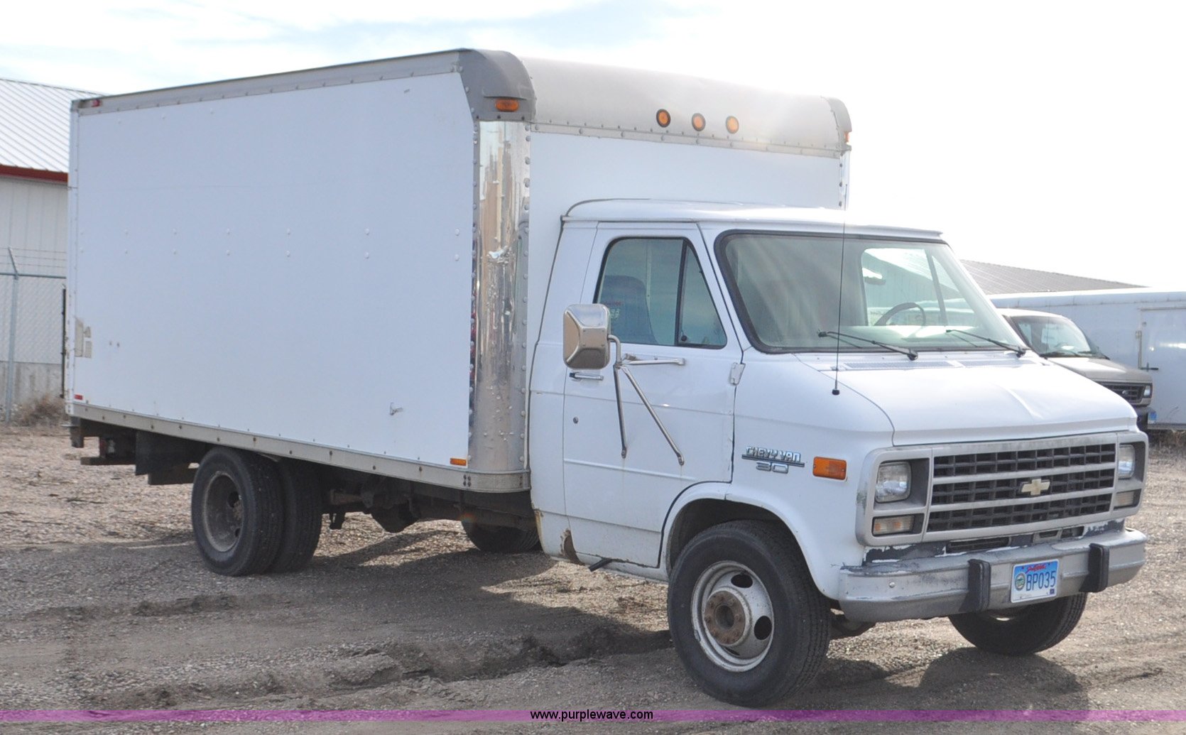 1996 Chevrolet G30 box truck in Pierre, SD | Item G7270 sold | Purple Wave