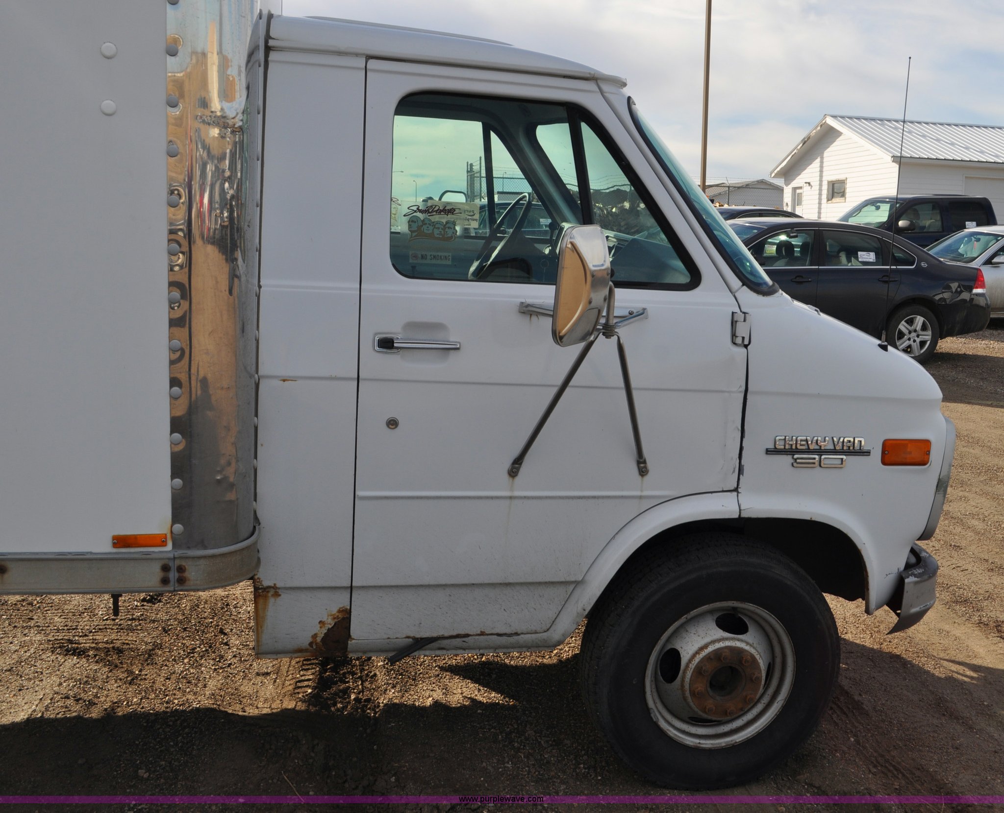 1996 Chevrolet G30 box truck in Pierre, SD | Item G7270 sold | Purple Wave