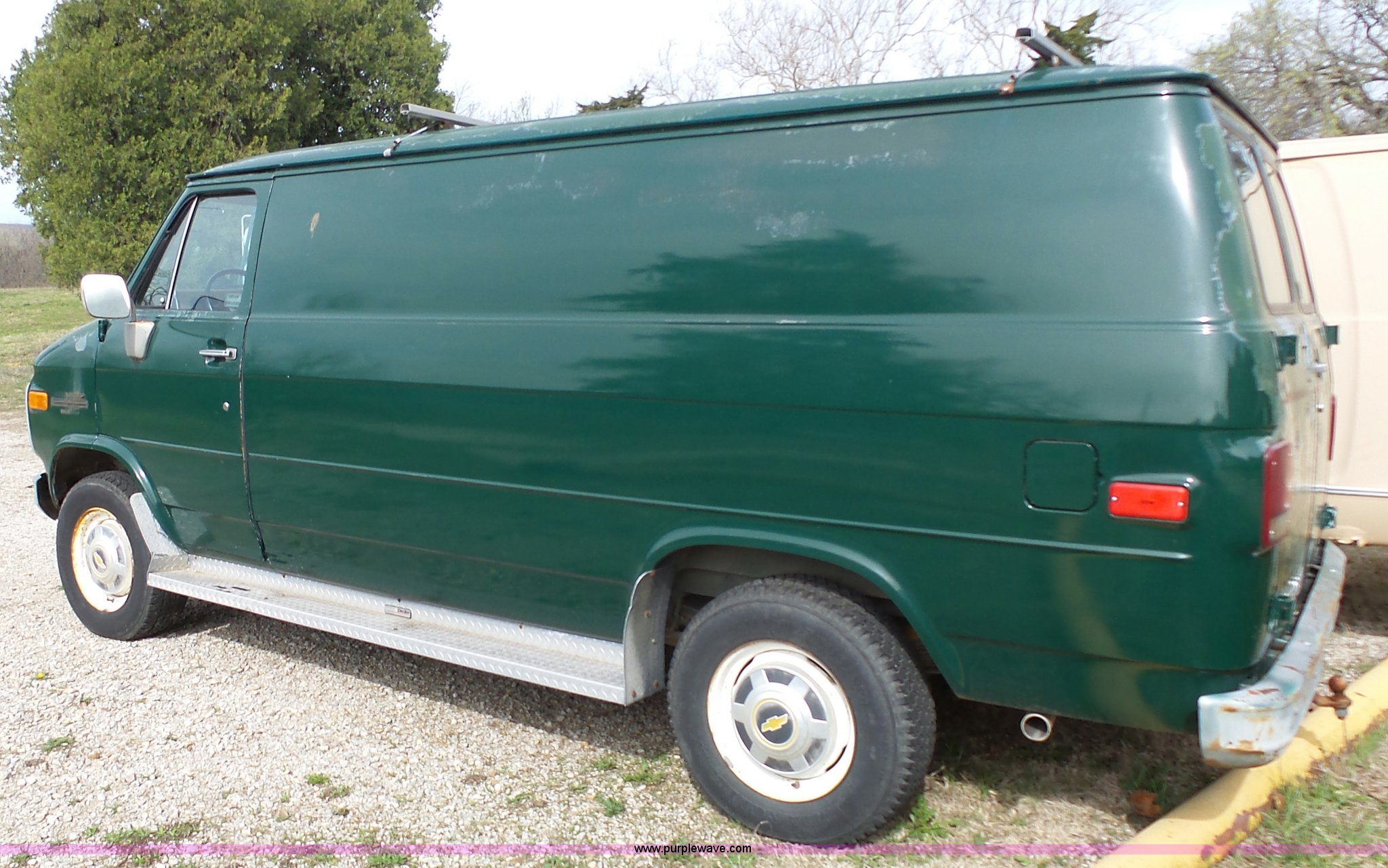 1988 Chevrolet G30 van in Osawatomie, KS | Item J4218 sold | Purple Wave