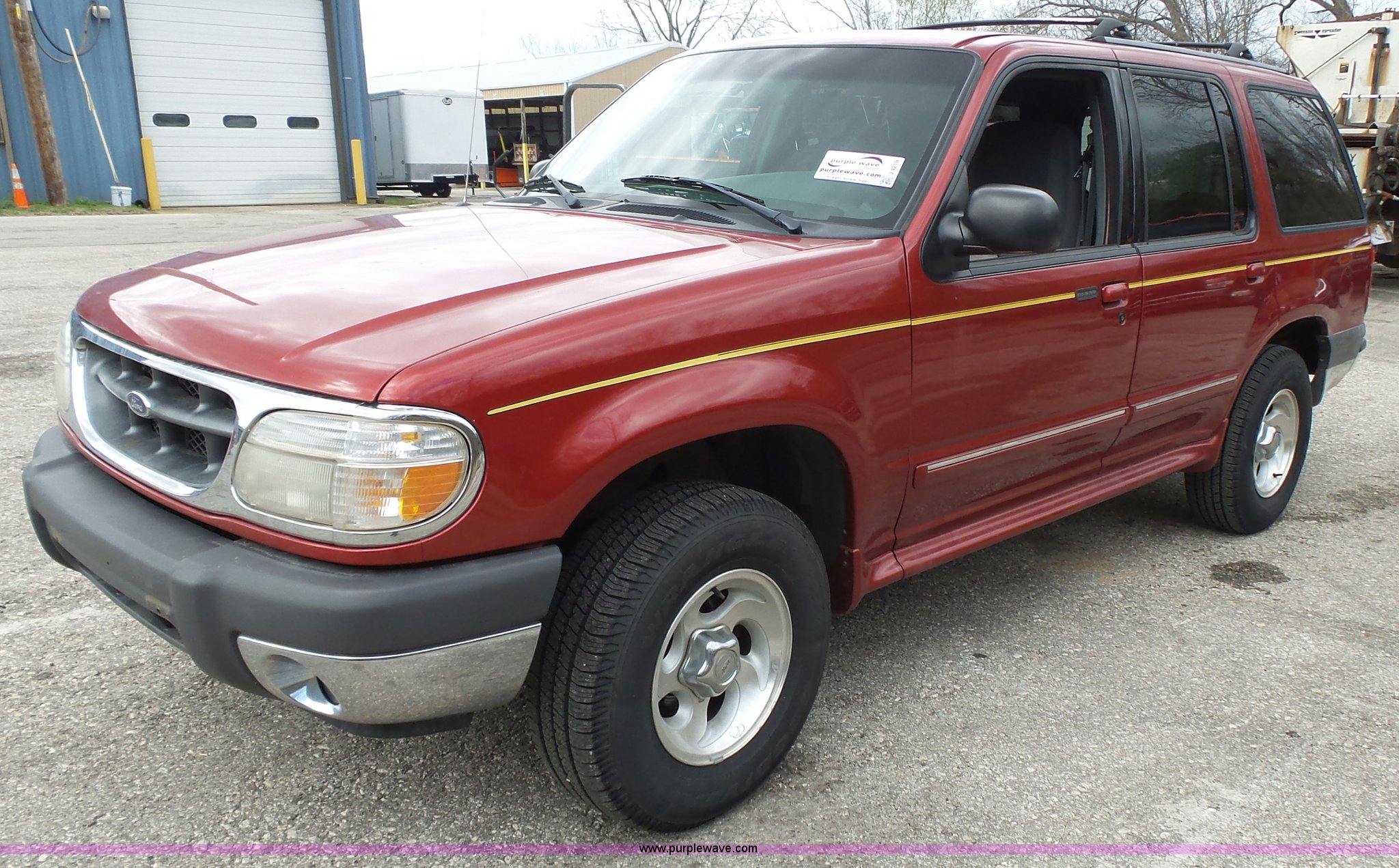 2000 Ford Explorer XLT SUV in Lenexa, KS | Item J4219 sold | Purple Wave