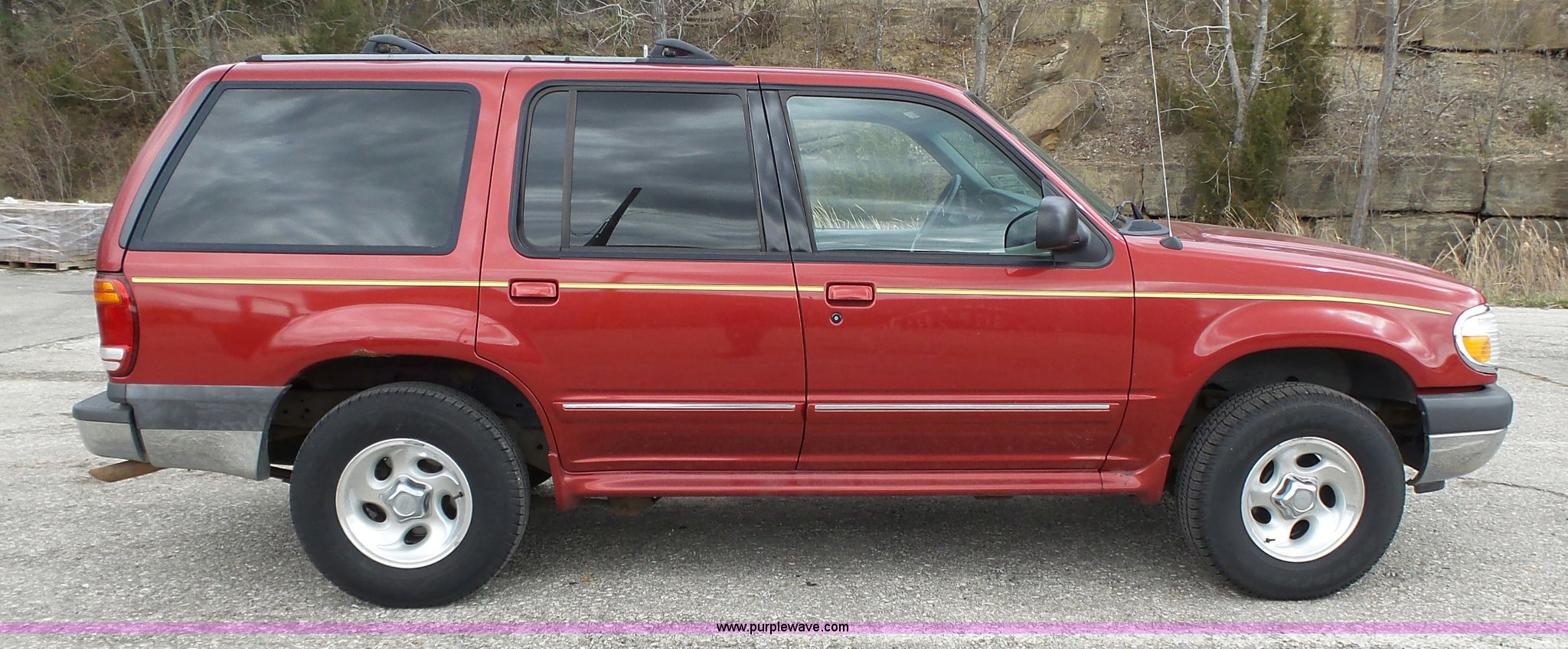 2000 Ford Explorer XLT SUV in Lenexa, KS | Item J4219 sold | Purple Wave