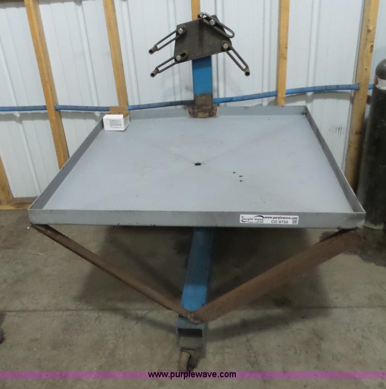 Engine stand in Salina, KS | Item CD9755 sold | Purple Wave