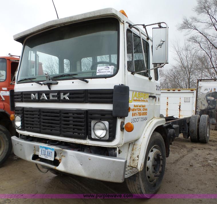 1988 Mack MS250P cab and chassis in Newton, IA | Item L5598 sold ...
