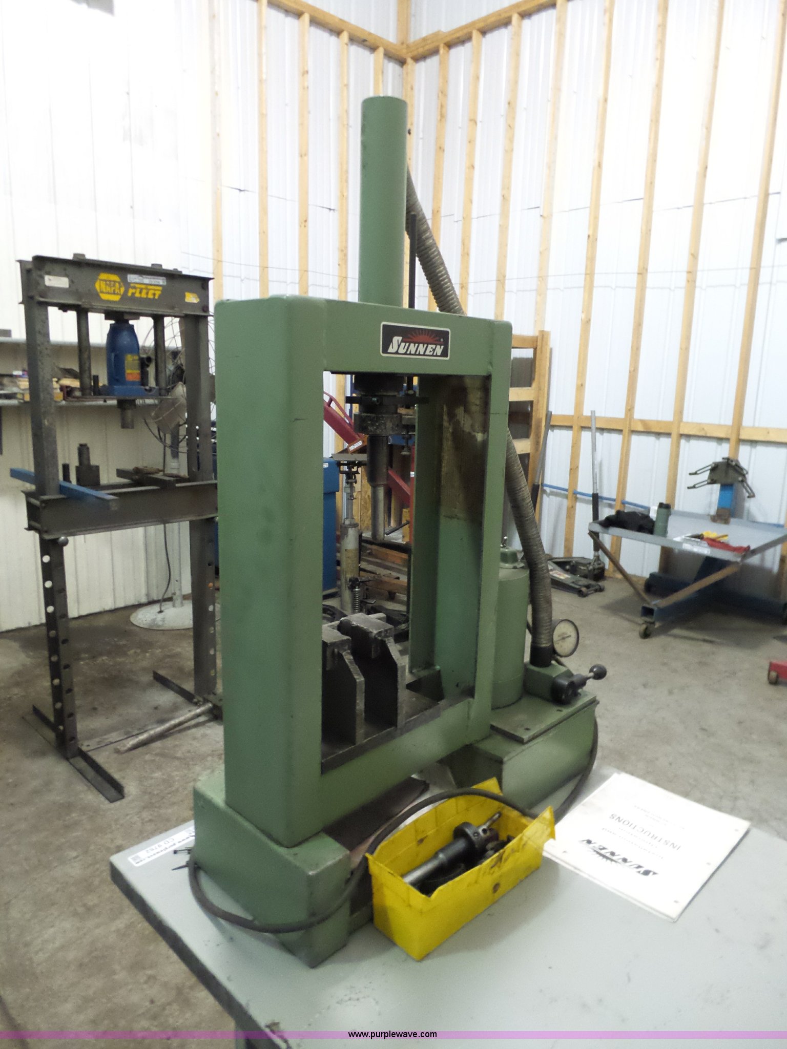 Sunnen BP-10K piston press in Salina, KS | Item CD9760 sold | Purple Wave