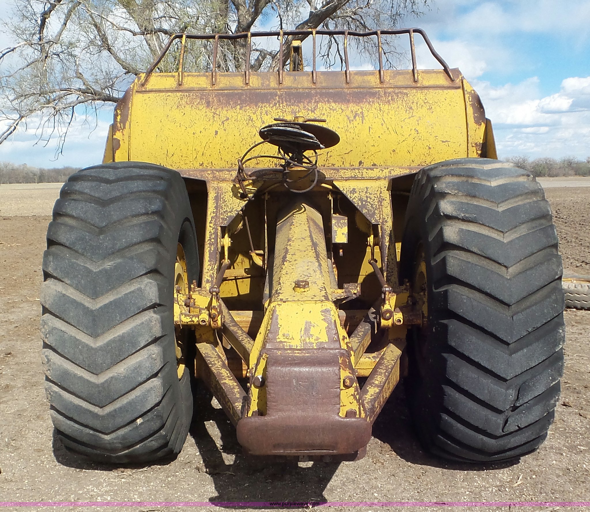 Caterpillar 70 DW15 scraper in Osborne, KS | Item K6858 sold | Purple Wave
