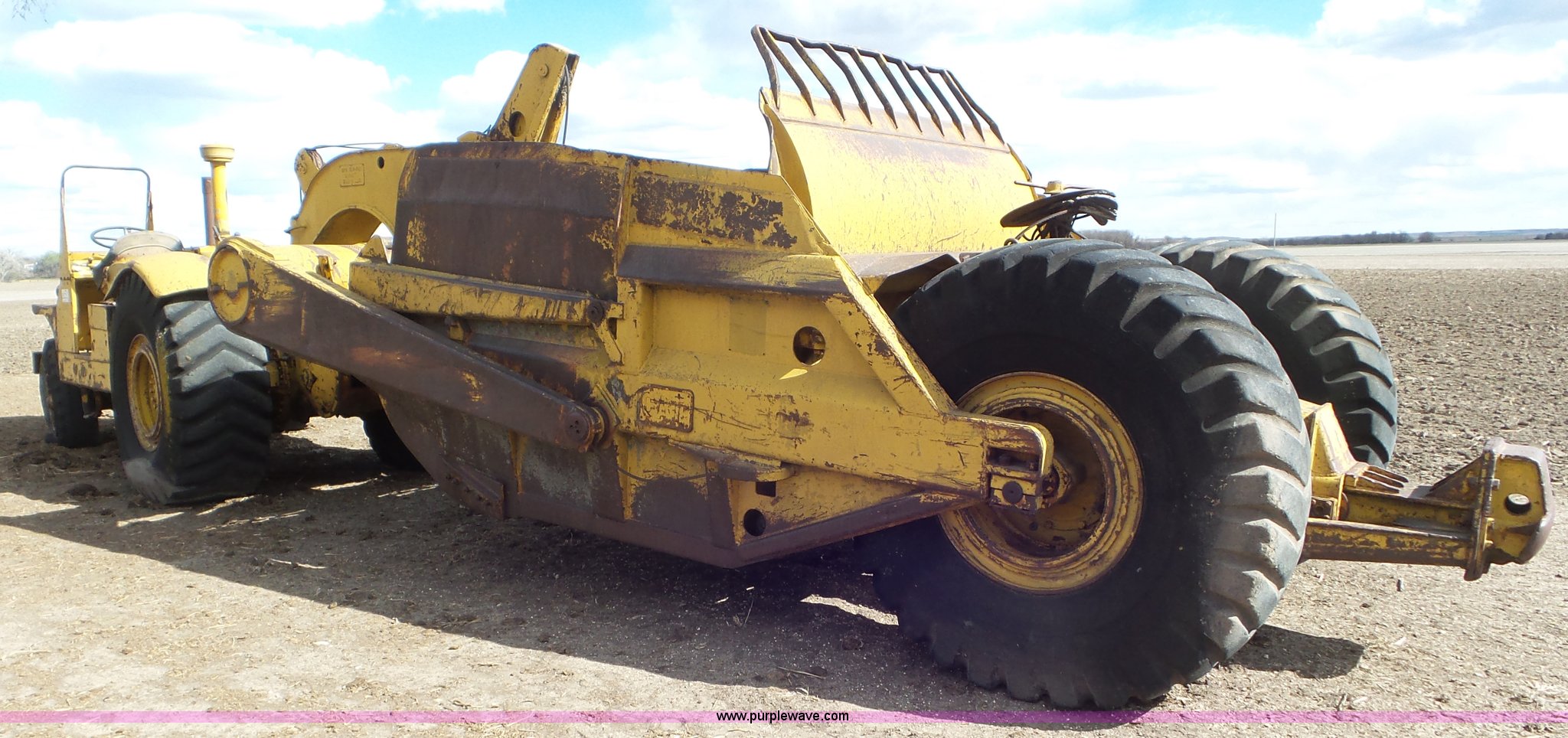 Caterpillar 70 DW15 scraper in Osborne, KS | Item K6858 sold | Purple Wave