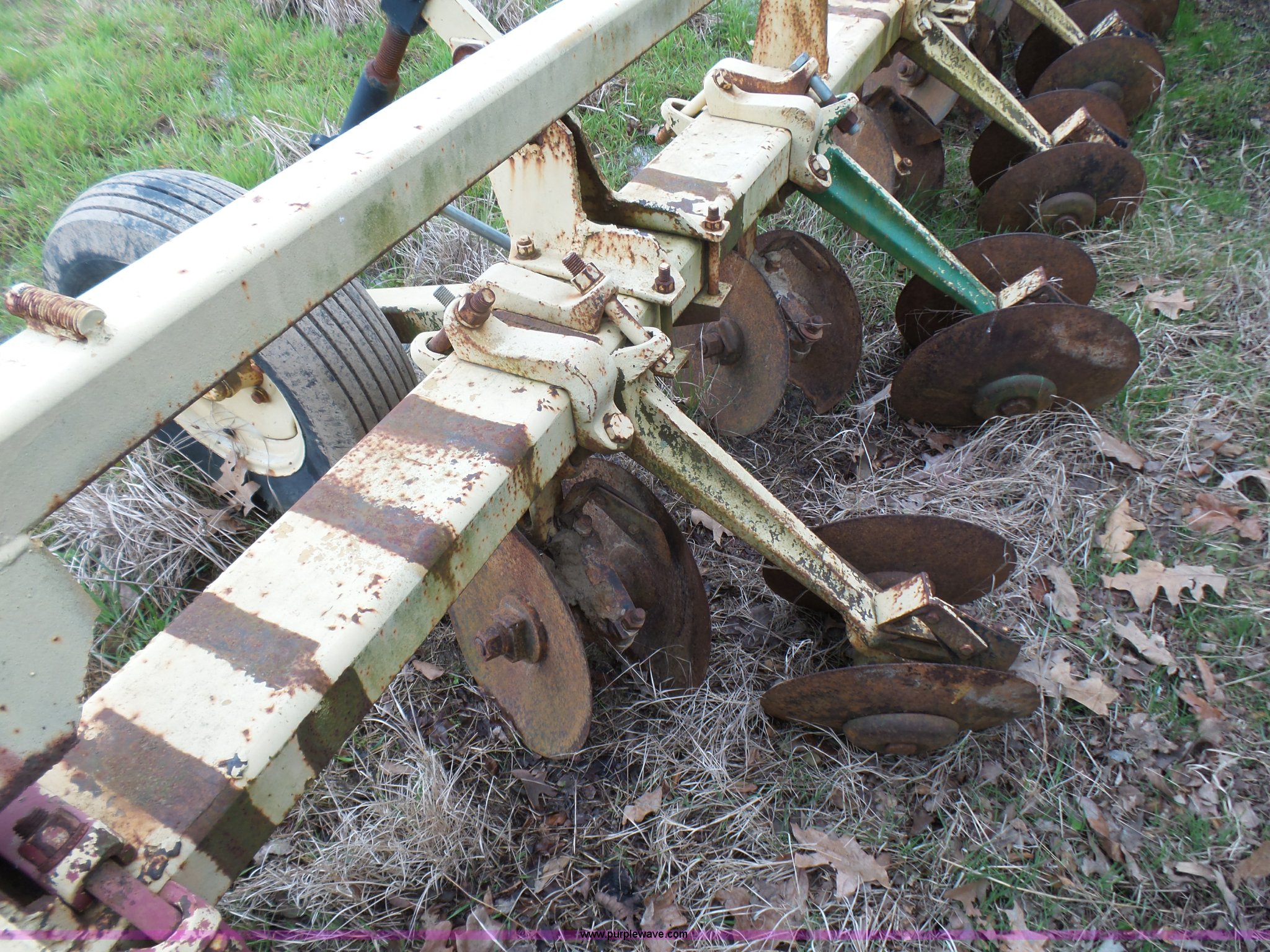 Hipper bedder in Wynne, AR | Item L5444 sold | Purple Wave