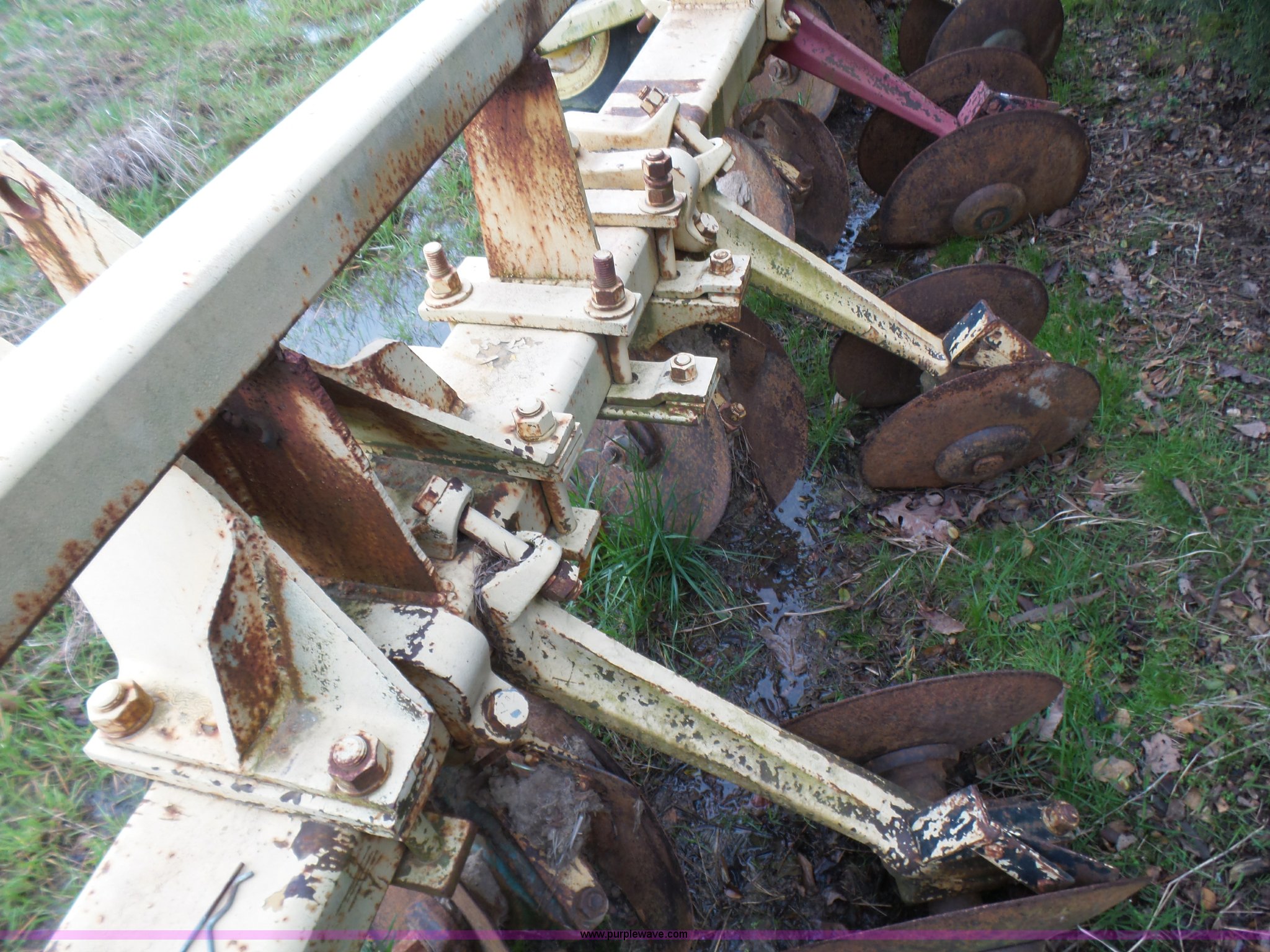 Hipper bedder in Wynne, AR | Item L5444 sold | Purple Wave