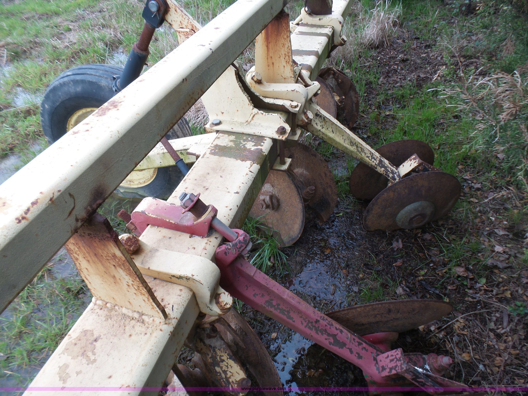 Hipper bedder in Wynne, AR | Item L5444 sold | Purple Wave