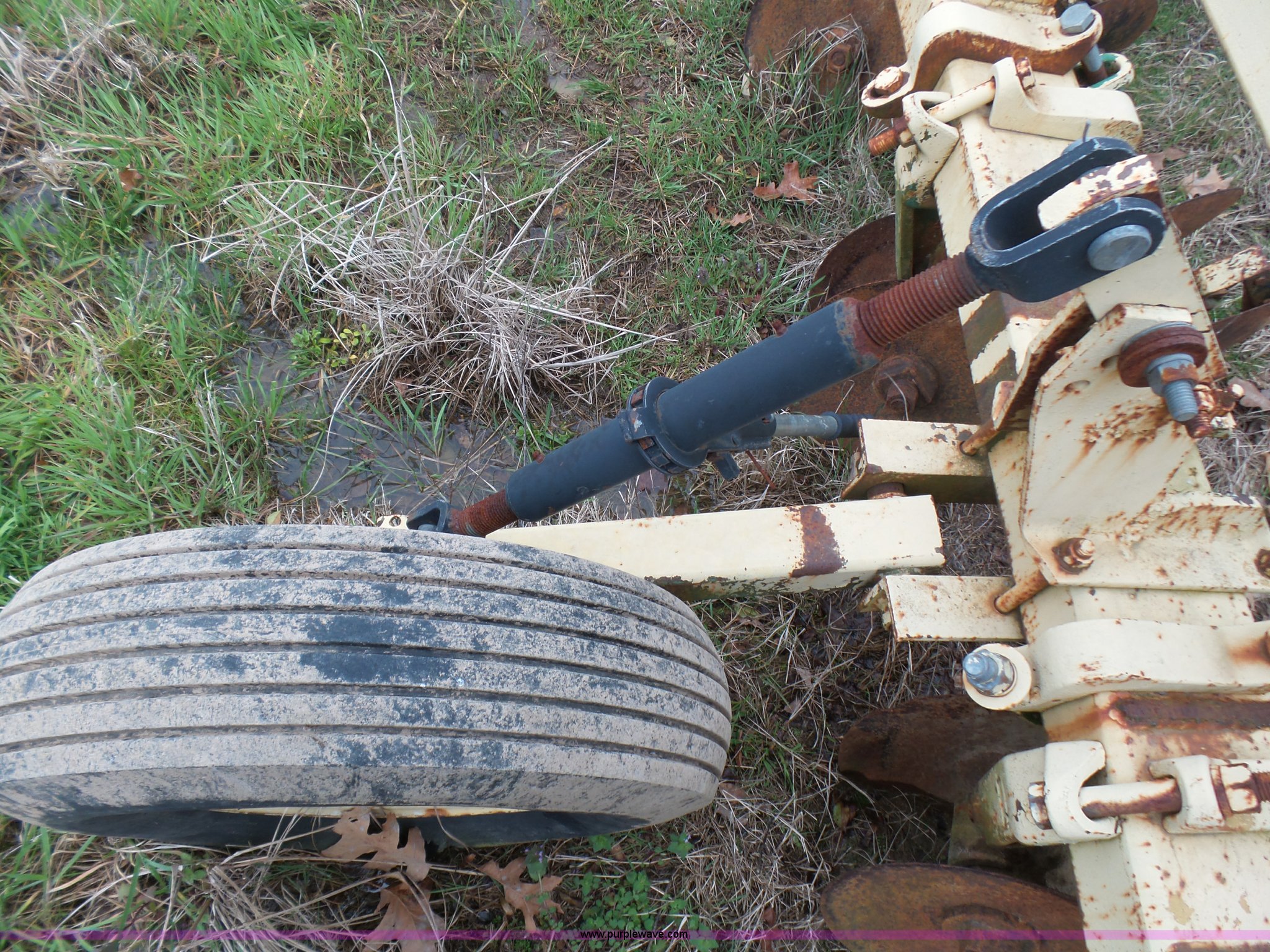 Hipper bedder in Wynne, AR | Item L5444 sold | Purple Wave