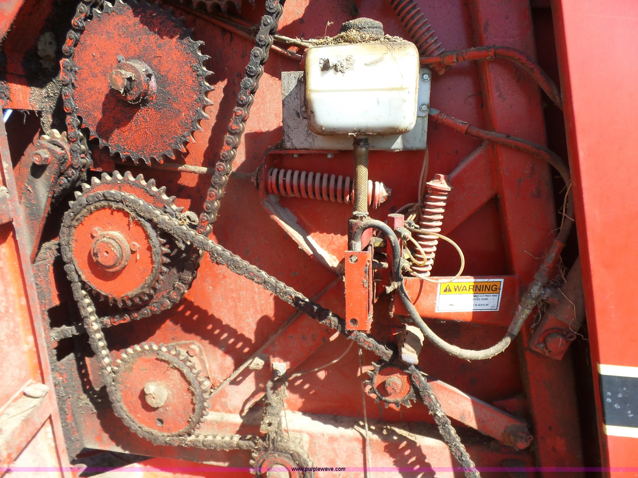 Gehl 1310 round baler in Emporia, KS | Item L7283 sold | Purple Wave