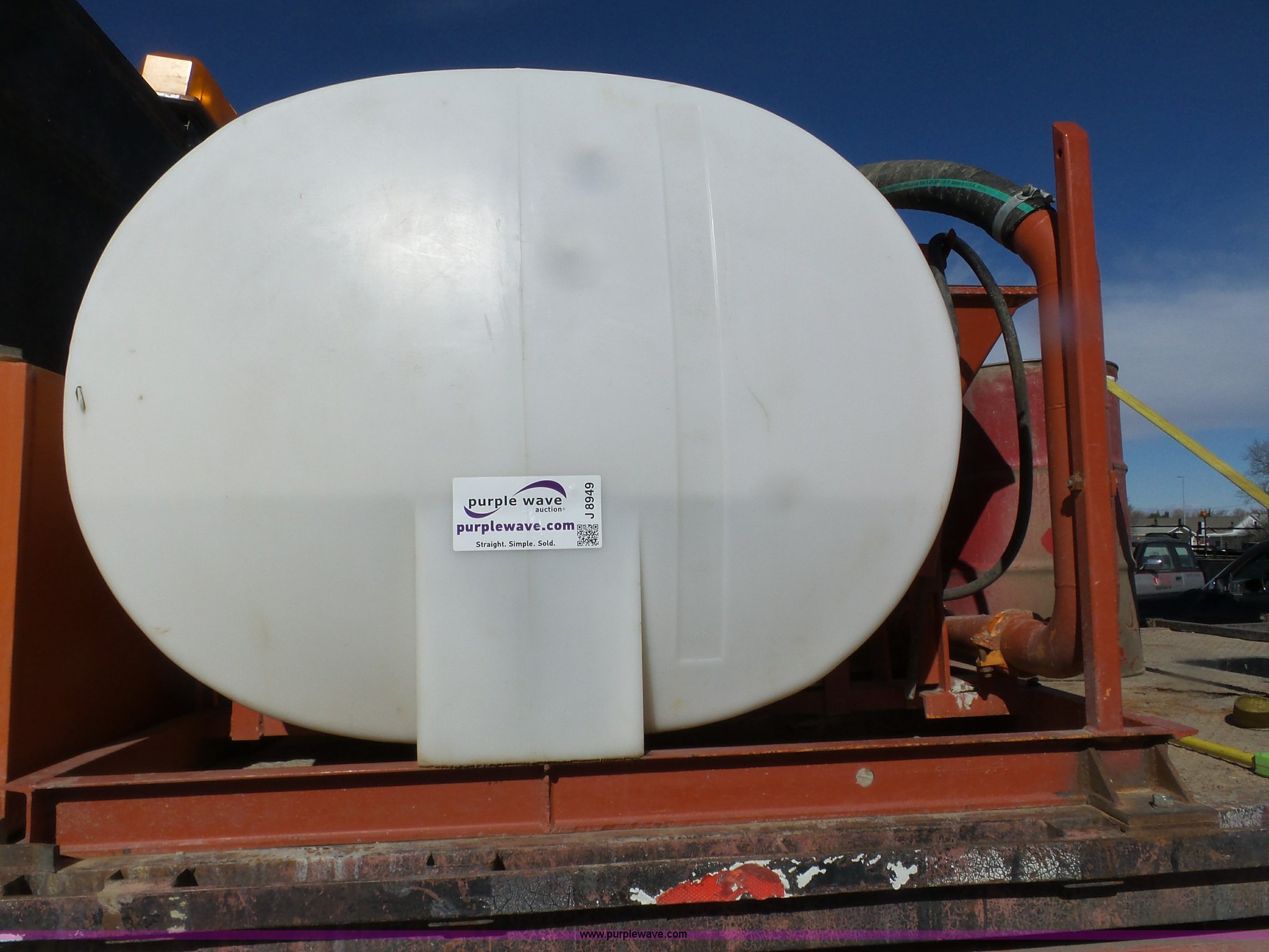 Ditch Witch mixing tank in Broken Bow, NE | Item J8949 sold | Purple Wave