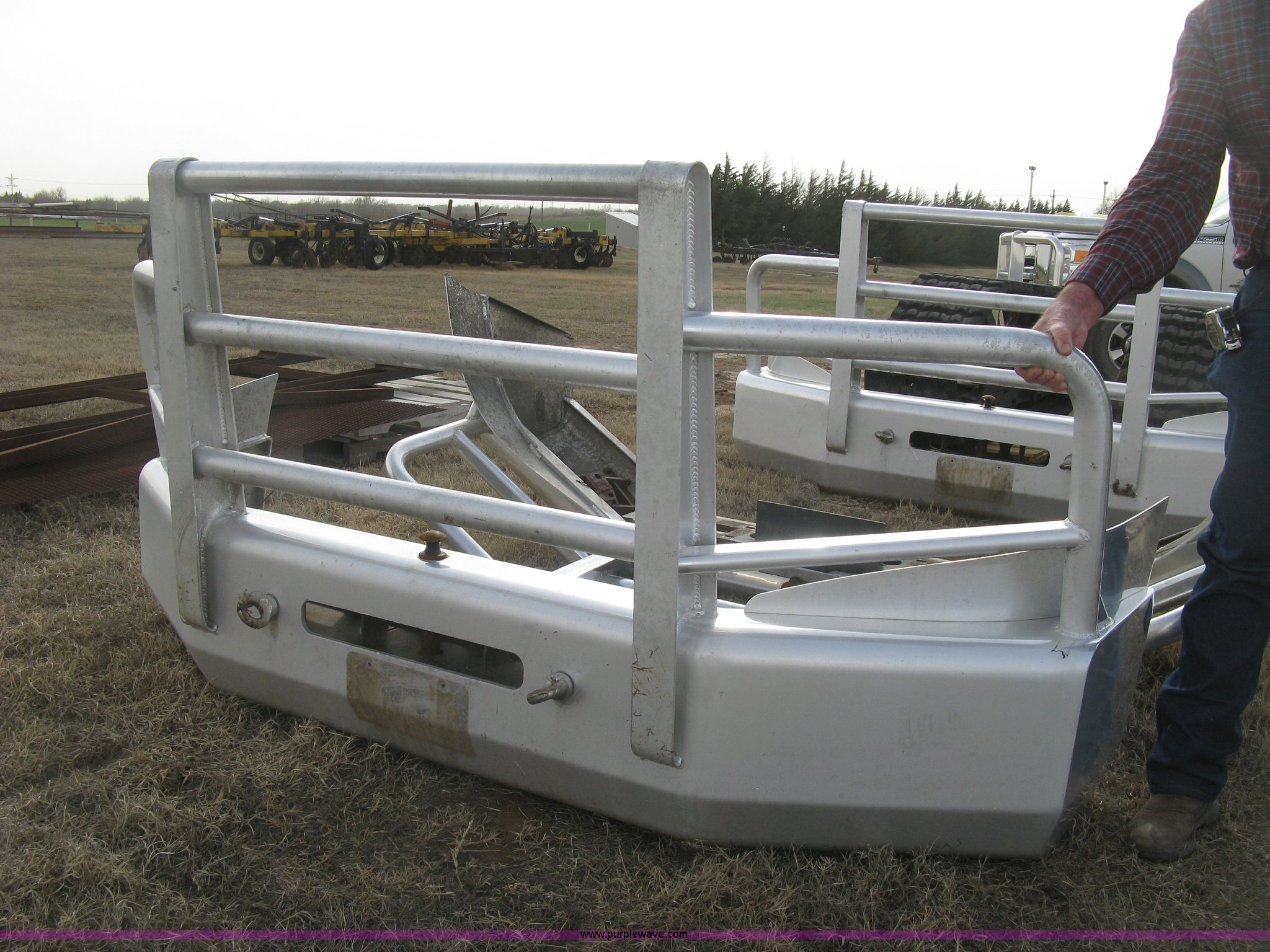 Herd semi truck bumper in Lyons, KS | Item BP9594 sold | Purple Wave