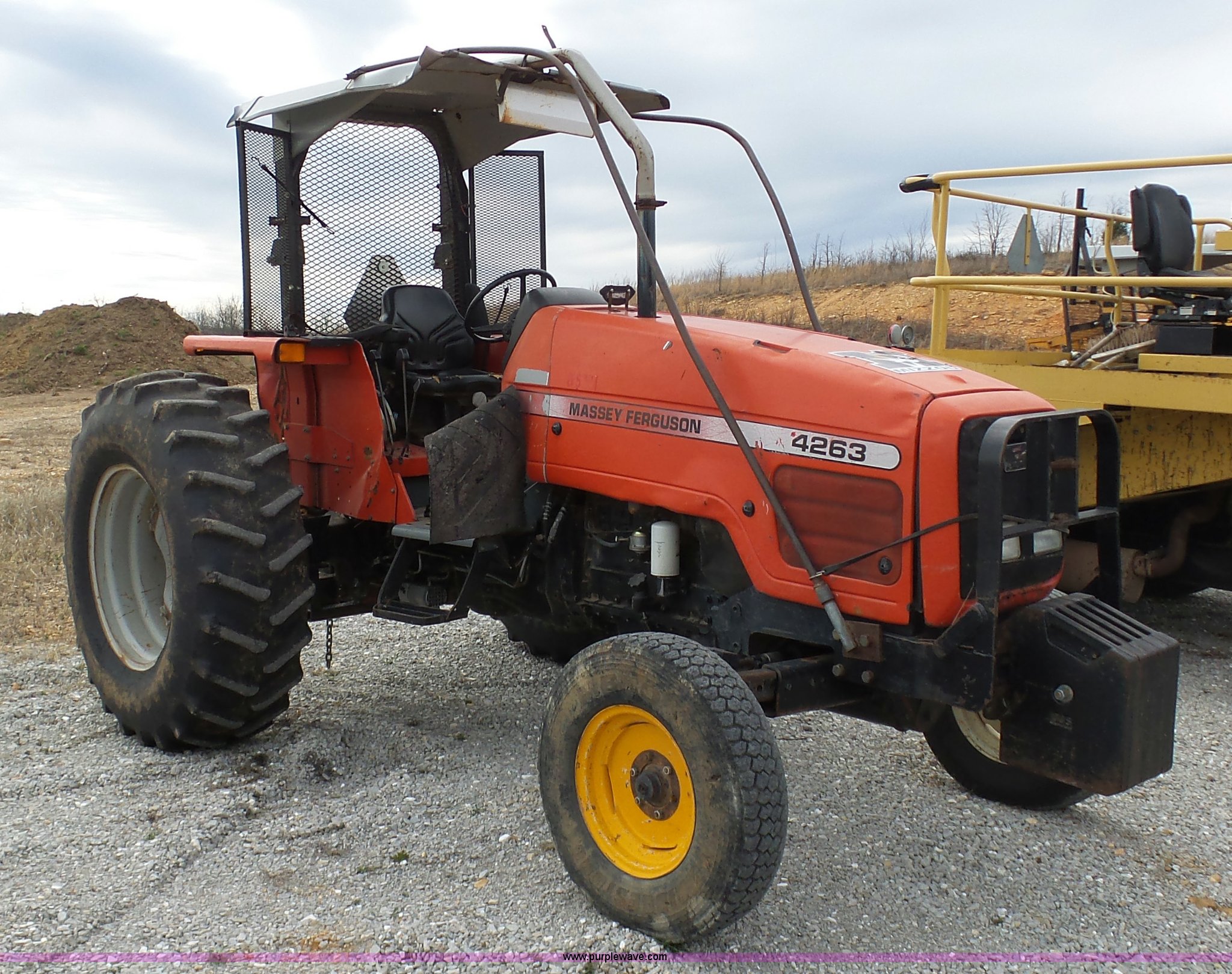 2000 Massey-Ferguson 4263 tractor in Willow Springs, MO | Item G3712 ...