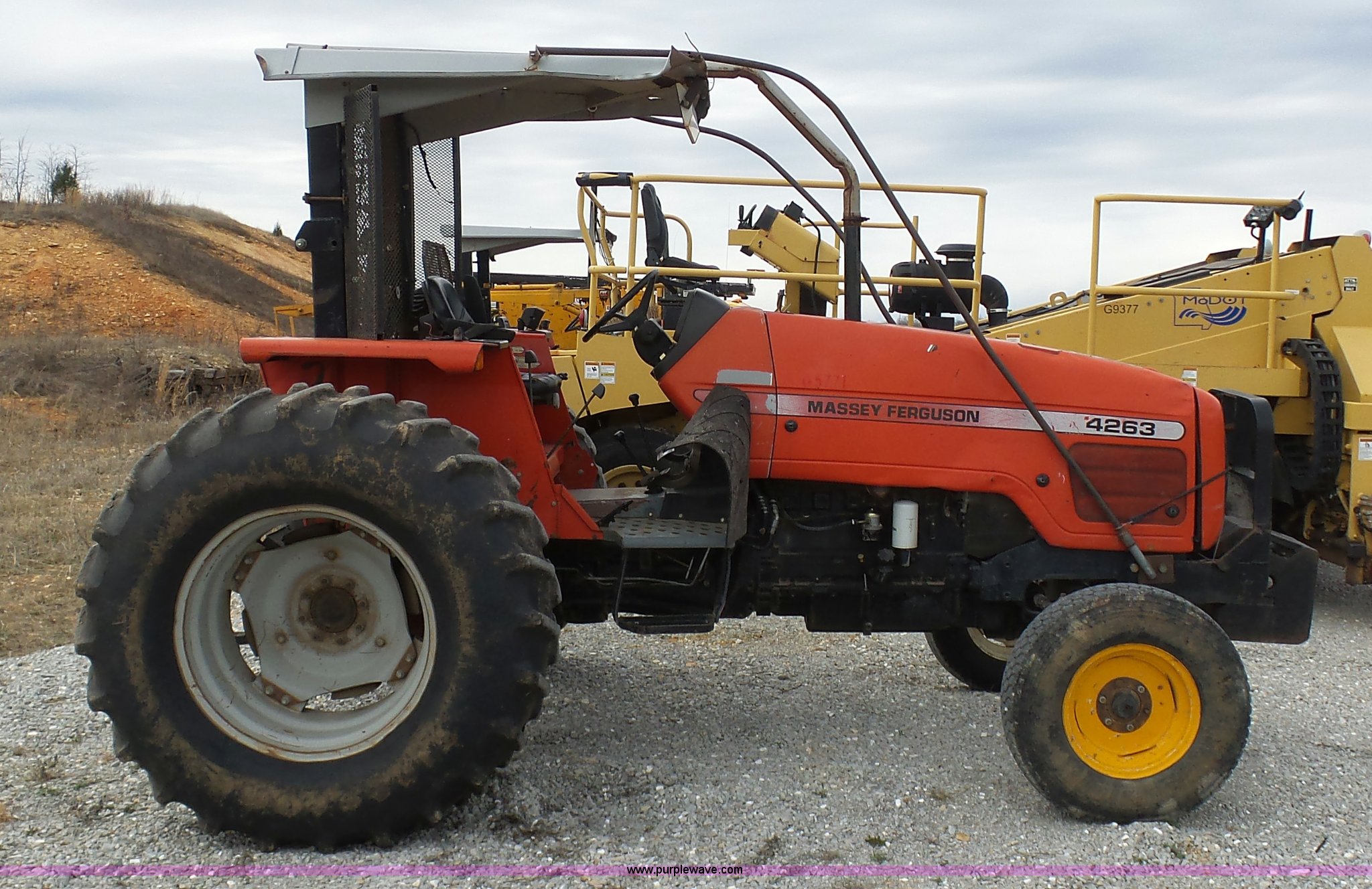 2000 Massey-Ferguson 4263 tractor in Willow Springs, MO | Item G3712 ...